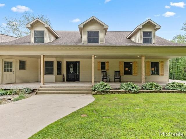 3316 Pinch Hwy, Potterville, MI 48876