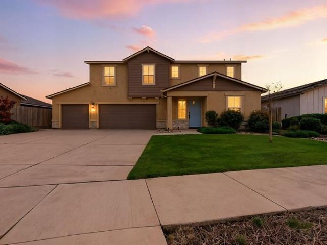 3317 N Clay St, Visalia, CA 93291