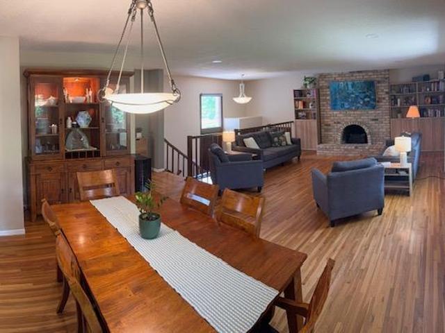 3317 Red Oak Circle S