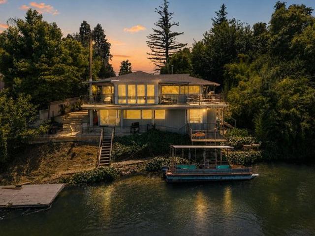 3317 Riverside Dr, Anderson, CA 96007