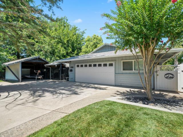 3317 Riverside Drive