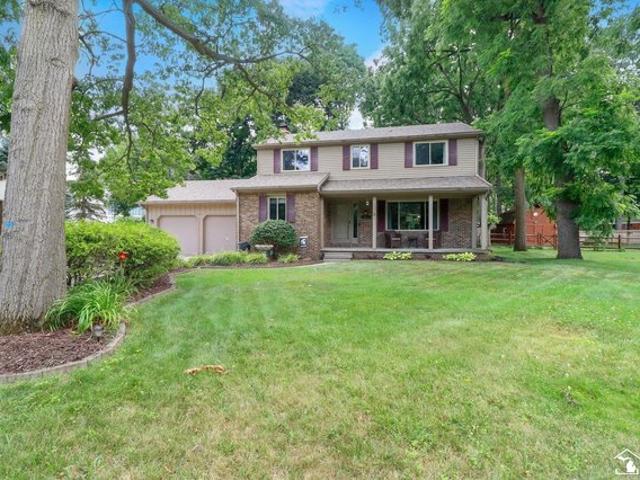 3317 Springdale Dr, Lambertville, MI 48144
