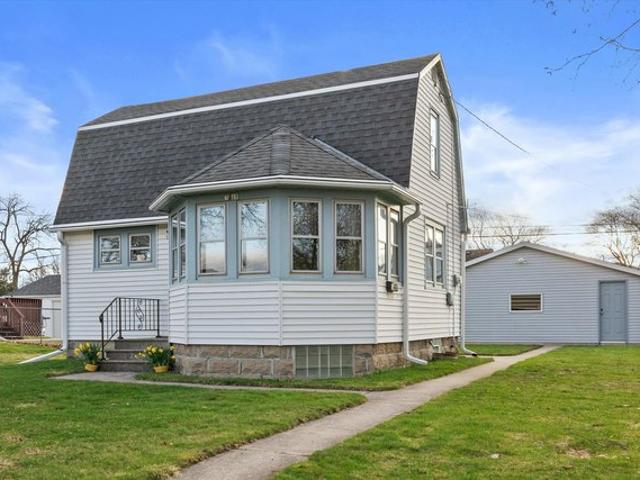 3318 S 98th St, Milwaukee, WI 53227