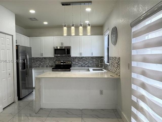 3318 W 106th Ter, Hialeah, FL 33018