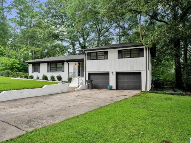 3319 Crescent Dr, Hueytown, AL 35023