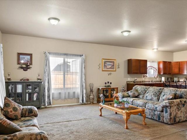3319 Fox Den Ct, Pueblo, CO 81005 | MLS #236779