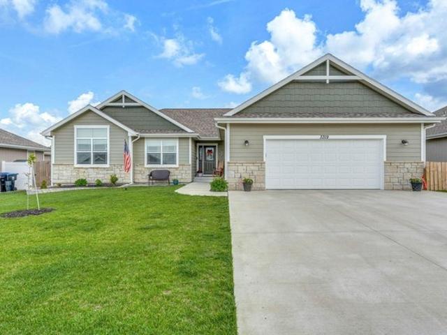 3319 SW 44th St, Topeka, KS 66610