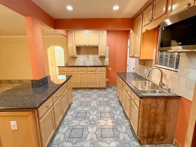 3319 W 113th