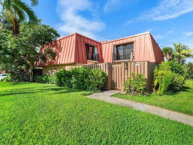 3310 Meridian Way S Apt A, Palm Beach Gardens, FL 33410