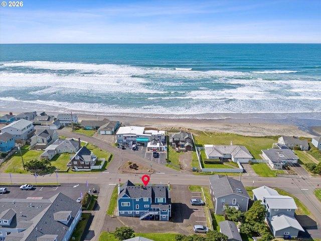 3310 NW Jetty Ave Apt 2, Lincoln City, OR 97367