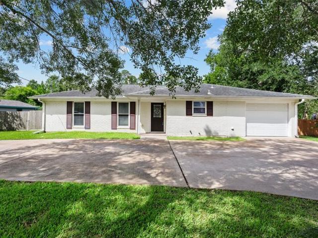 3310 Oak Dr, Dickinson, TX 77539