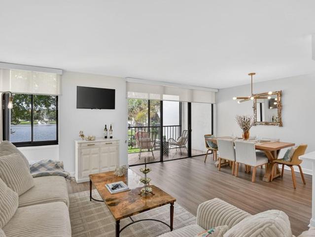 3310 Bridgewood Dr, Boca Raton, FL 33434