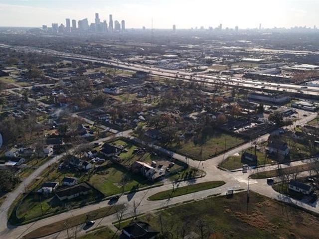 3310 Cavalcade St, Houston, TX 77026