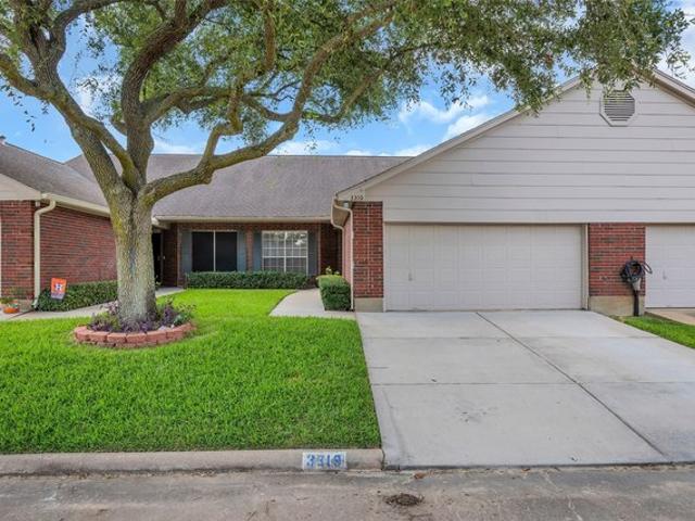 3310 Country Meadows Ct, Pearland, TX 77584