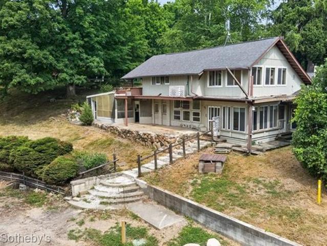 3310 SE Baldwin Rd N, Hadley, MI 48455