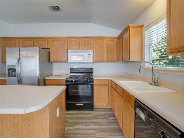 3310 Zinfandel Ln