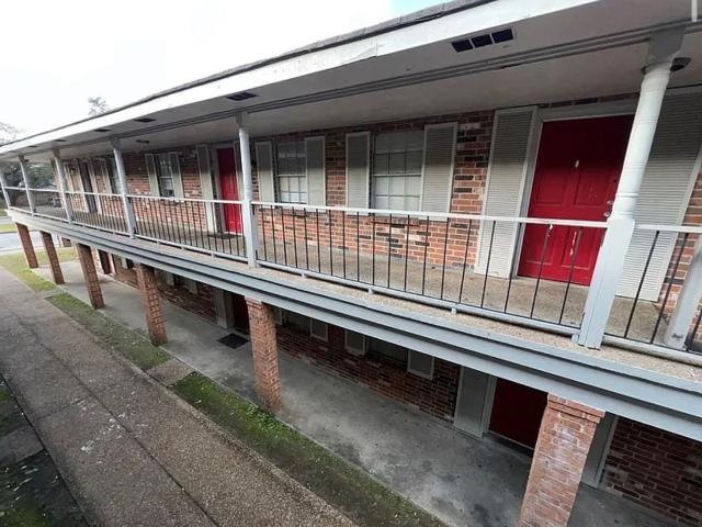 3310 3320Kabel 3 Bedroom Apartment for Rent at 3310 Kabel Dr, New Orleans, LA 70131 Old Aurora