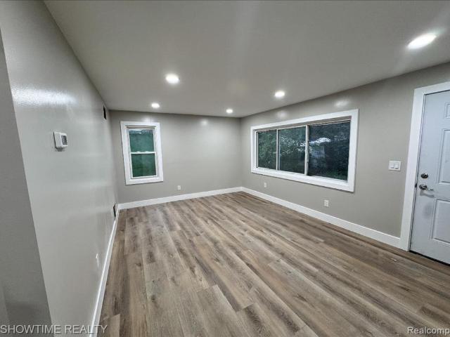 33111 Alberta