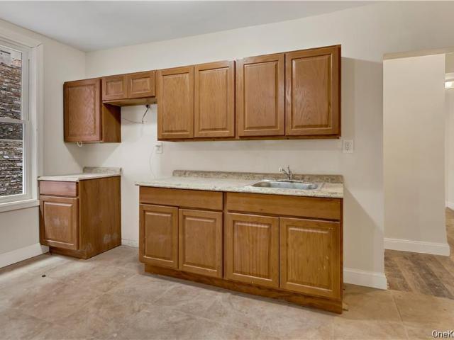 3311 Bainbridge Avenue 1BR