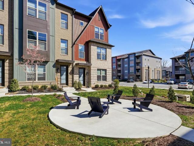 3311 Streamlet Ln