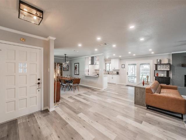 3311 Somerset Drive