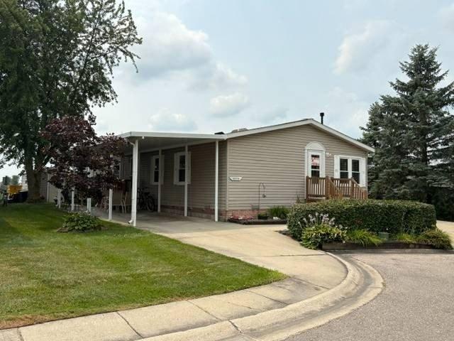 33120 Waterfall Ct, New Haven, MI 48048