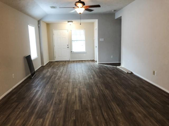33126 Cottonwood Bend