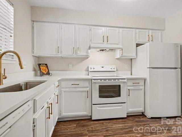 3312 Heathstead Pl, Charlotte, NC 28210