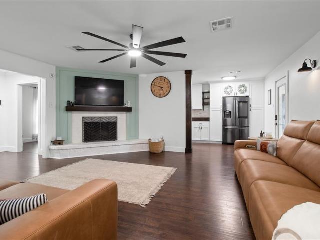 3312 Holiday Court