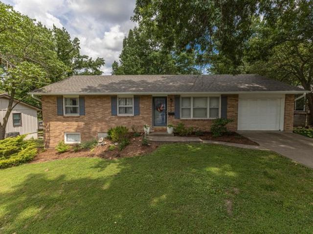 3312 Lynnwood Dr, Columbia, MO 65203