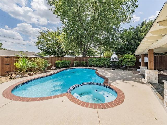 3312 Sharon Circle