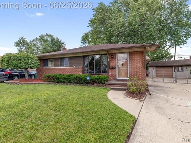33135 Alvin St, Garden City, MI 48135