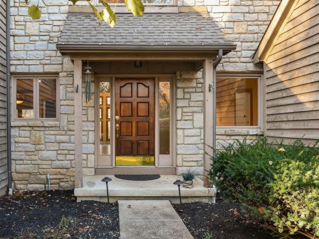 3313 Glen Oaks Court
