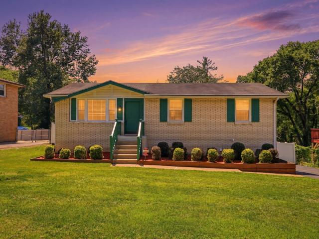 3313 Ironwood Dr