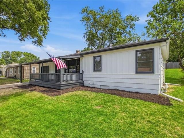 3313 S Vermont Ave, Independence, MO 64052
