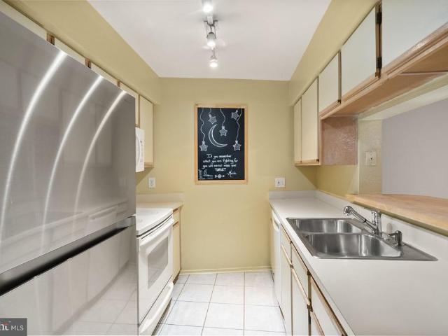 3313 Wyndham Circle # 3209