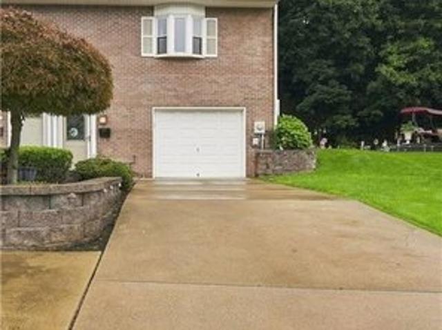 331 Clavale Dr, North Versailles, PA 15137