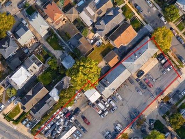 331 Clove Rd, Staten Island, NY 10310