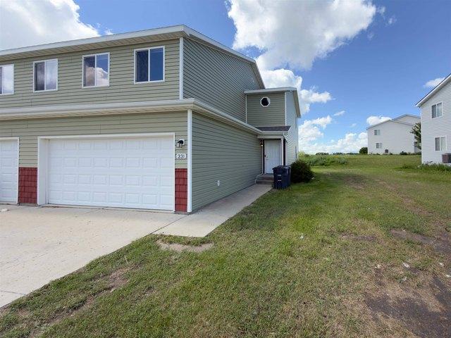 331 Adeline Dr, Stanley, ND 58784