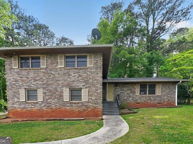 331 Barbashela Dr, Stone Mountain, GA 30088