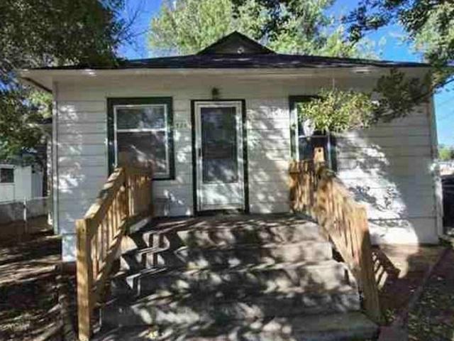 331 Benton Ave, Mills, WY 82604