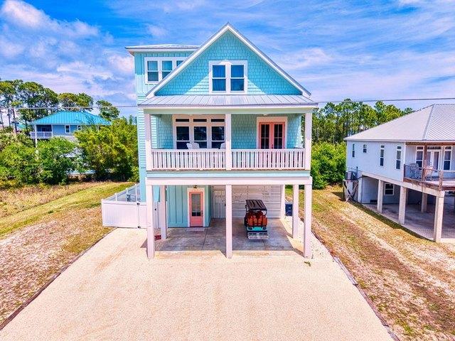 331 Bradford St, Saint George Island, FL 32328