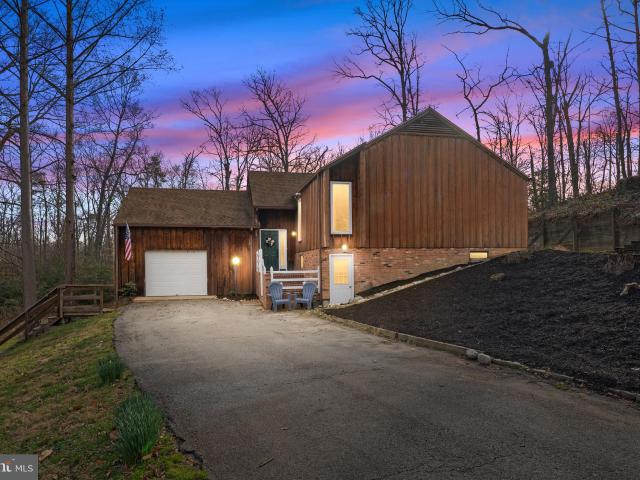 331 Braehead Dr, Fredericksburg, VA 22401 | MLS #VAFB2009 | Compass