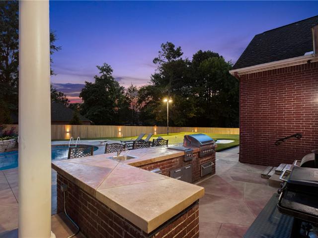 331 E Fairway Lane