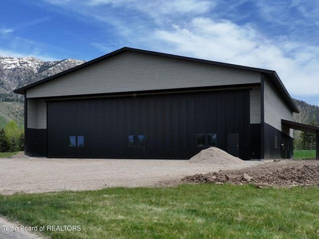 331 Funk Fairway, Alpine, WY 83128