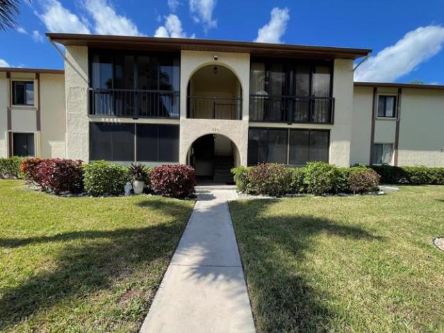 331 Knotty Pine Cir #D1, Greenacres, FL 33463