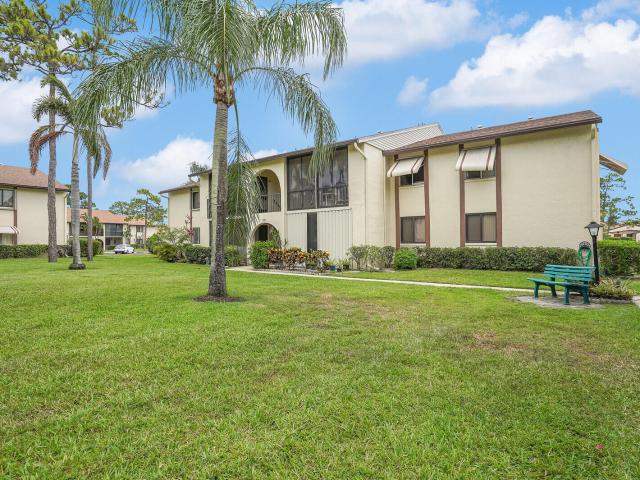 331 Knotty Pine Cir, Unit C1, Greenacres, FL 33463 | MLS #R11094