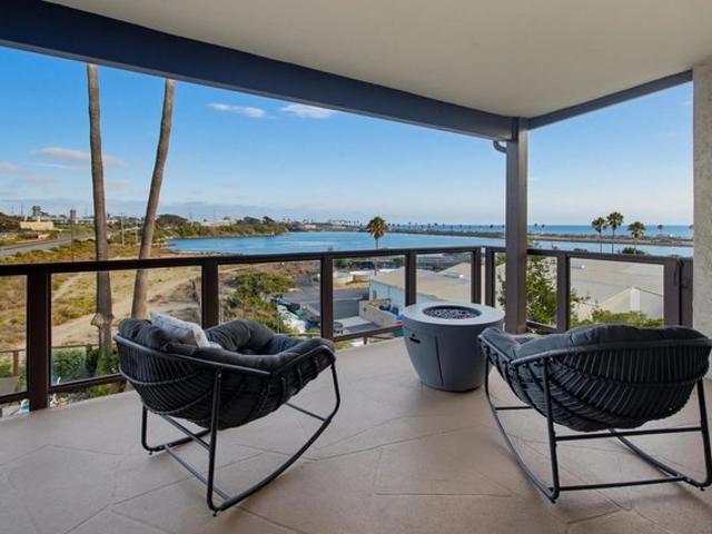 331 Olive Ave Apt 202, Carlsbad, CA 92008