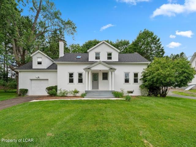 331 Overbrook Ave, Dallas, PA 18612