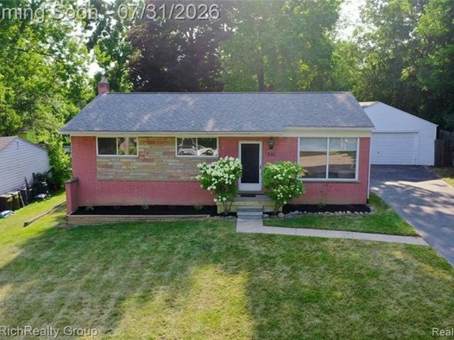 331 Lorberta Ln, Waterford Township, MI 48328